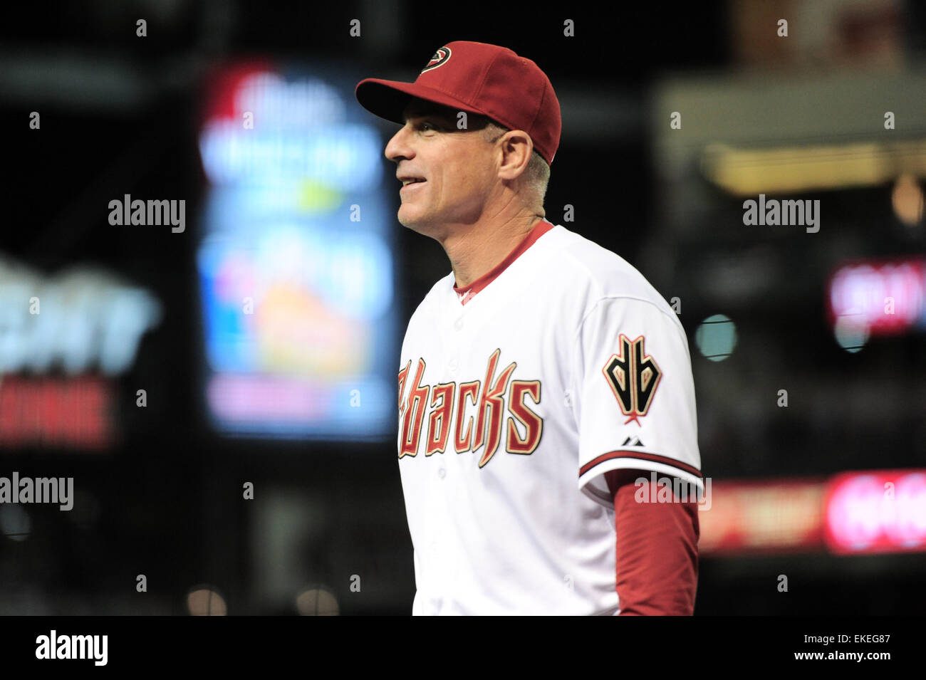 Apr 6, 2015; Phoenix, AZ, USA; Arizona Diamondbacks manager Chip Hale ...
