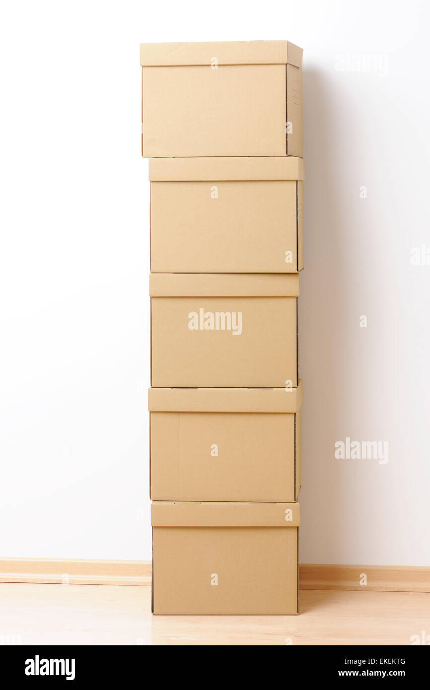 Stacking cardboard boxes hi-res stock photography and images - Alamy