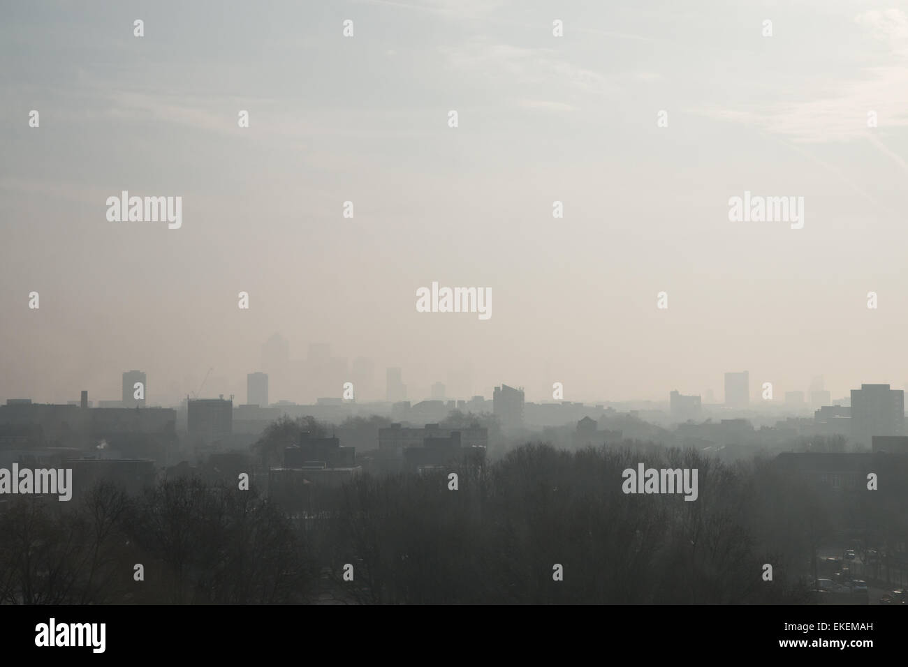 Air pollution in london hi-res stock photography and images - Alamy