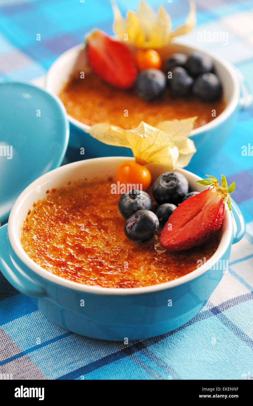 Creme brulee (cream brulee, burnt cream Stock Photo - Alamy