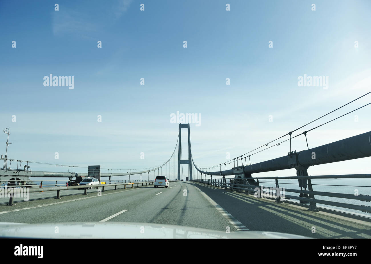 Car driving through bridge hi-res stock photography and images - Alamy