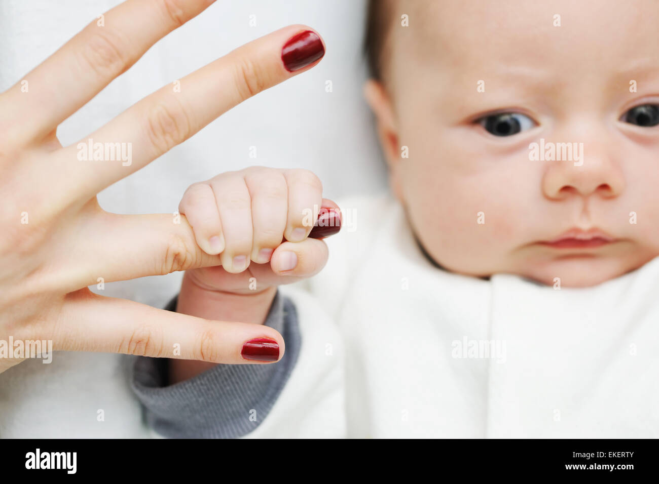 Newborn holding mothers hand close hi-res stock photography and images ...