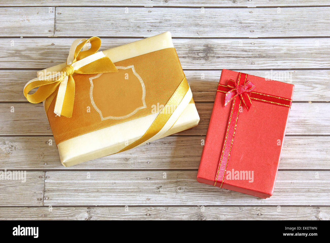 Red and gold box hi-res stock photography and images - Alamy