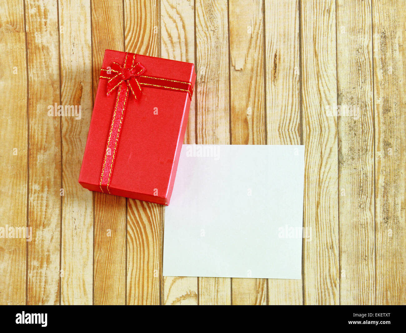Blank present tag hi-res stock photography and images - Alamy