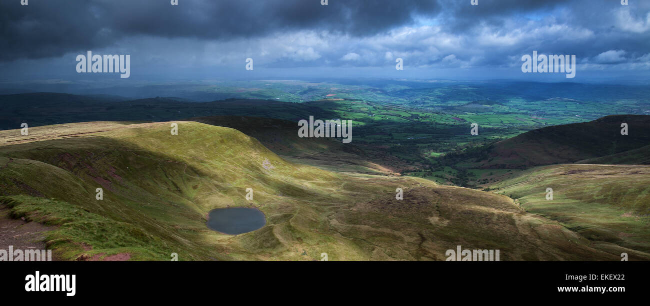 Beautiful landscape of Brecon Beacons National Park with dramatic sky ...