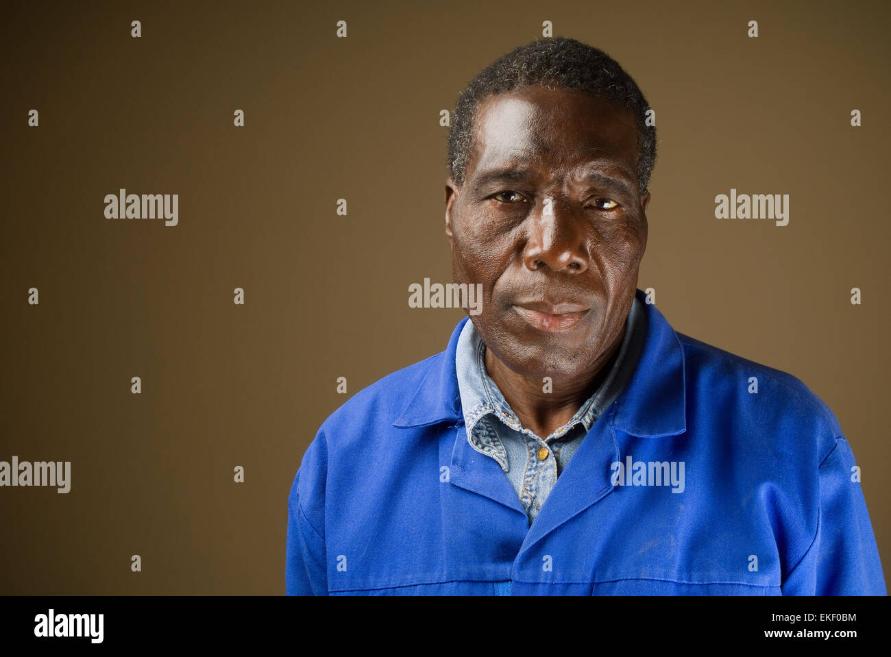 African maintenance worker portrait Stock Photo - Alamy