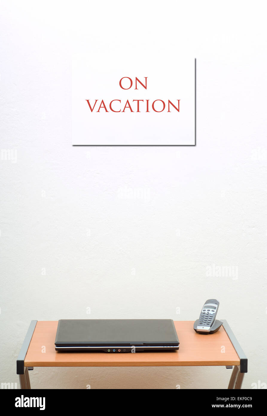 Vacation work notice hi-res stock photography and images - Alamy