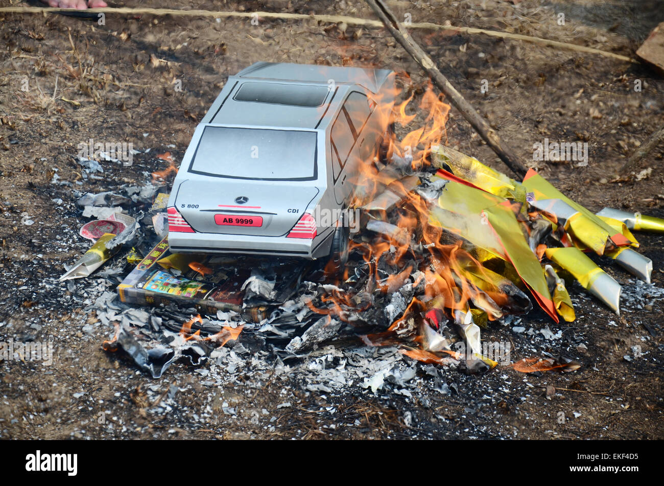 Burn joss paper or hell money Chinese Culture in The Qingming Festival ...