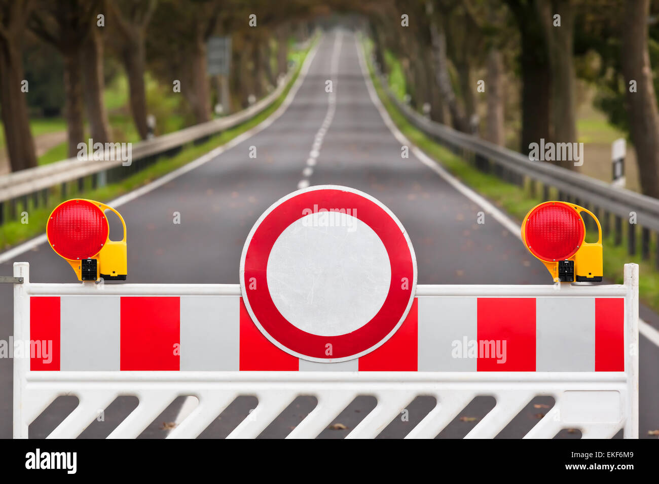 Red white striped barrier hi-res stock photography and images - Alamy