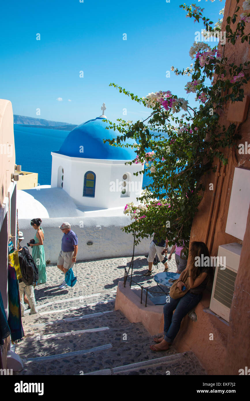 Street view in Oia Santorini Stock Photo - Alamy