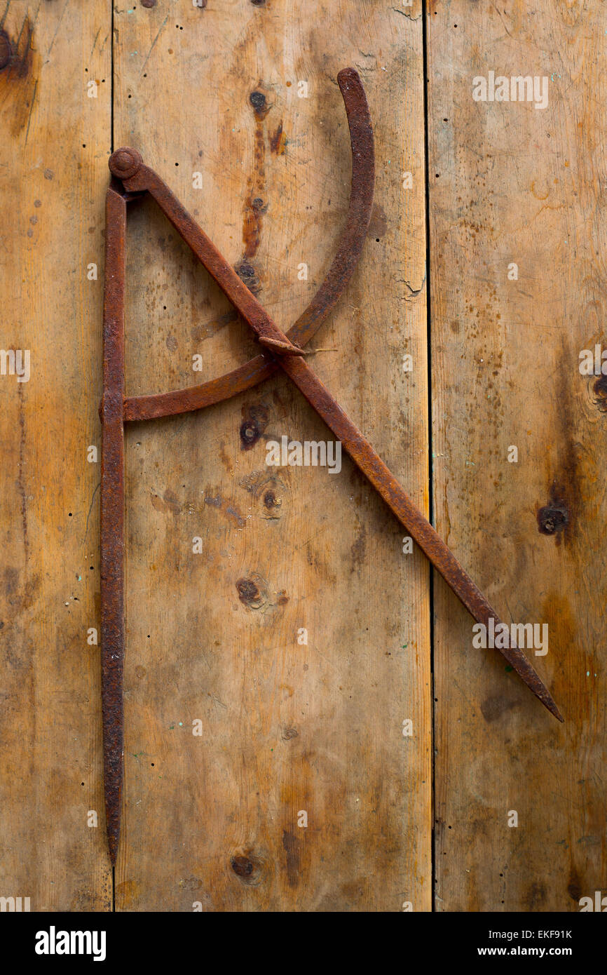 Old compass tool drawing vintage hi-res stock photography and images ...