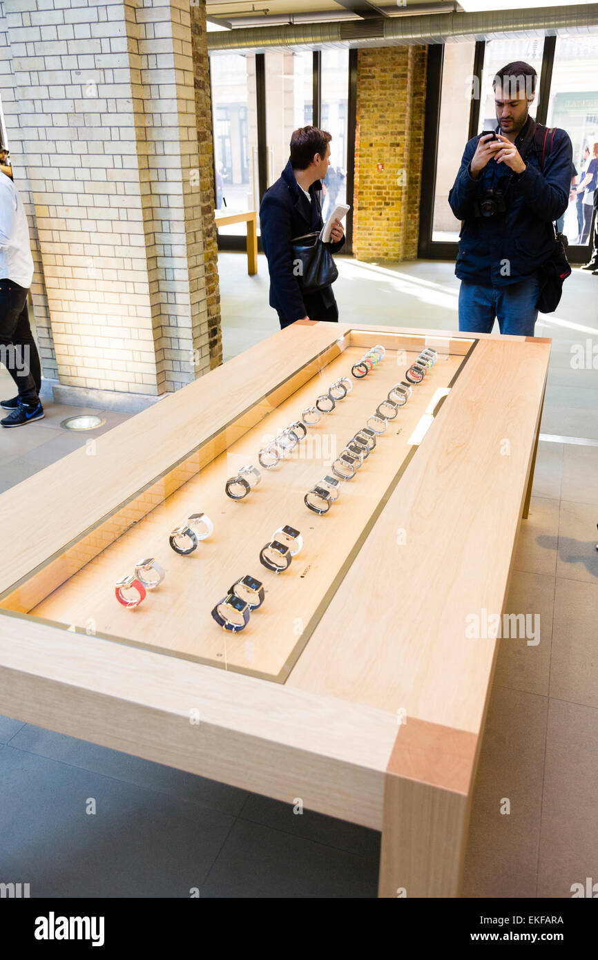 Apple watch launch hi-res stock photography and images - Alamy