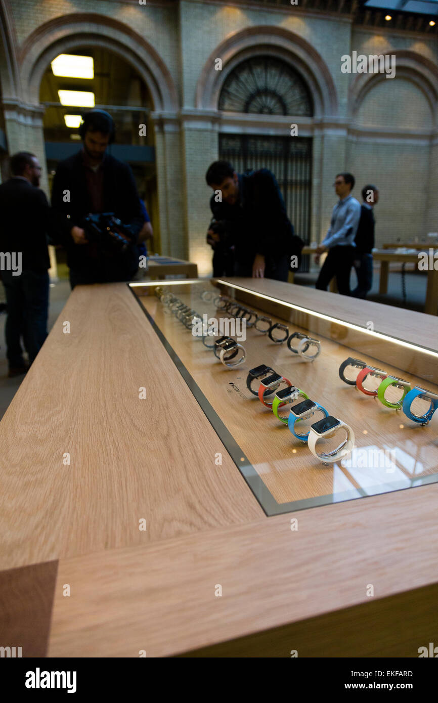London, UK. 10th April, 2015. Apple Watch unveiled at Covent Garden ...