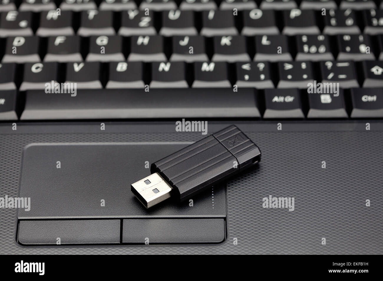 Laptop Keyboard And Flash Drive Stock Photo Alamy laptop-keyboard-and-flash-drive-stock-photo-alamy