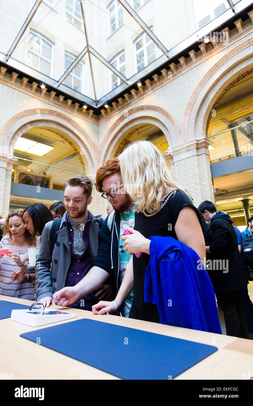 London, UK. 10th April, 2015. Apple Watch unveiled at Covent Garden ...