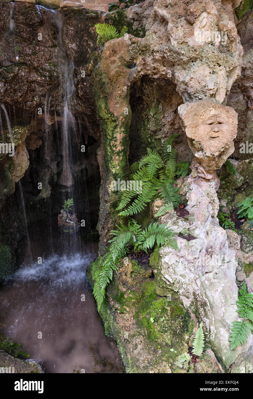 The extraordinary subterranean grotto at Dewstow Gardens and Grottoes ...