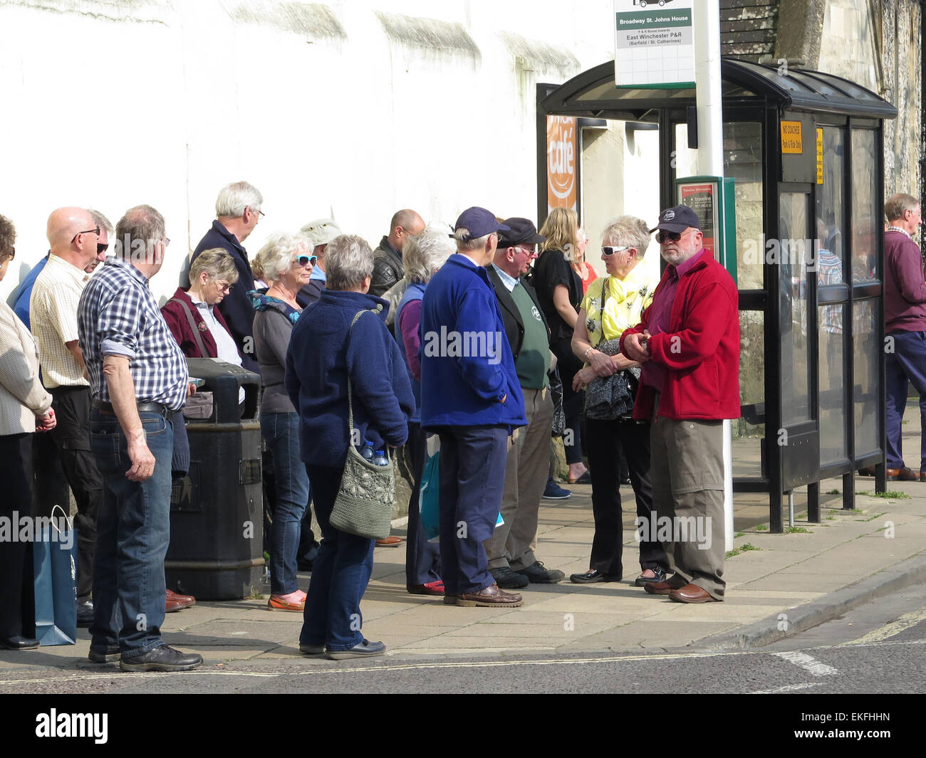 Bus stop queue hi-res stock photography and images - Alamy