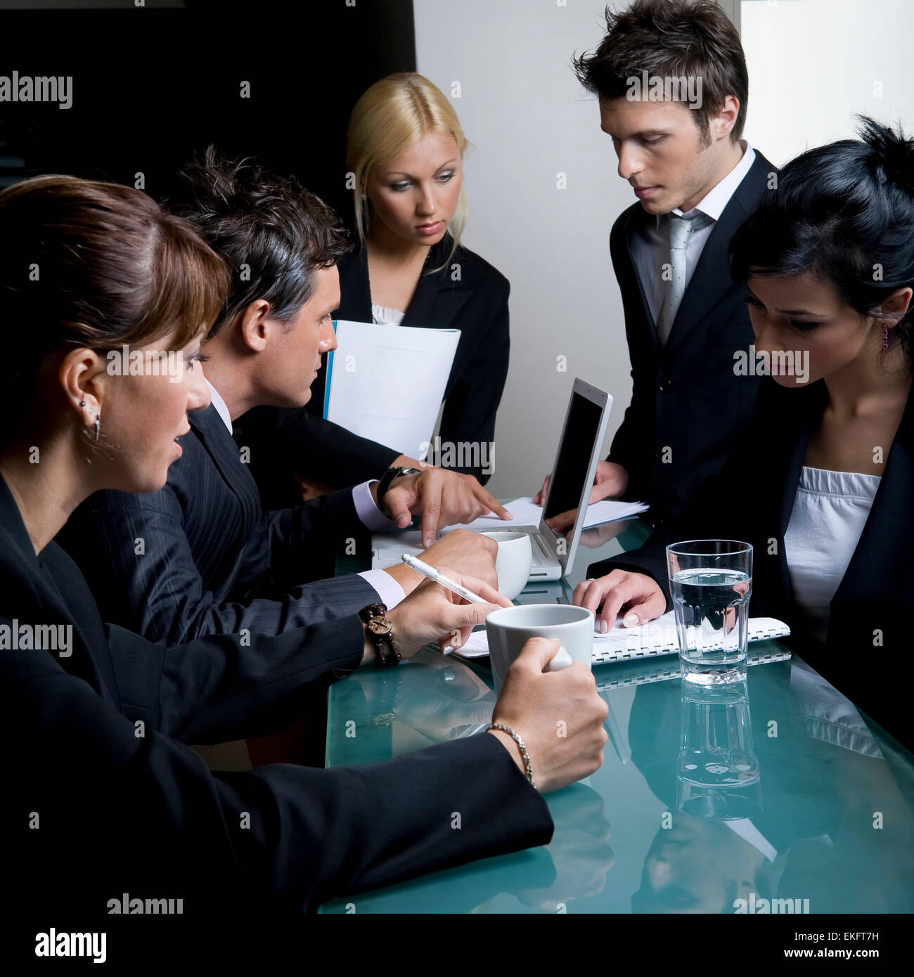 Teamwork activity business team working hi-res stock photography and ...