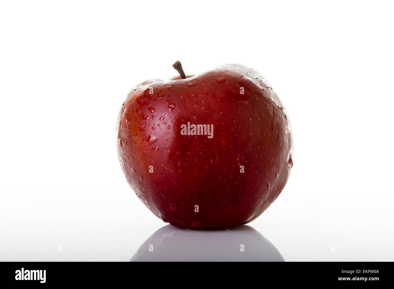 Wet red apple hi-res stock photography and images - Alamy