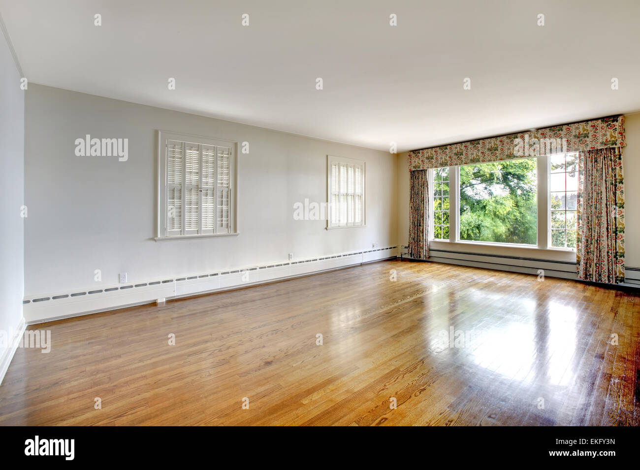 Large elegant luxury historical home empty bedroom Stock Photo - Alamy