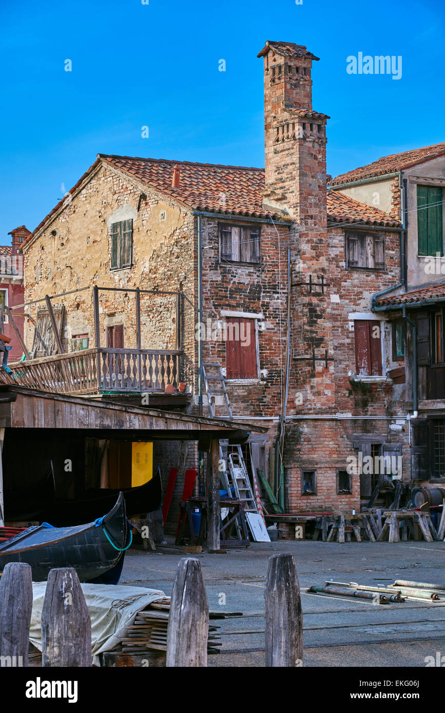 Squero San Trovaso: where Venetian gondolas are born, Venice Italy ...
