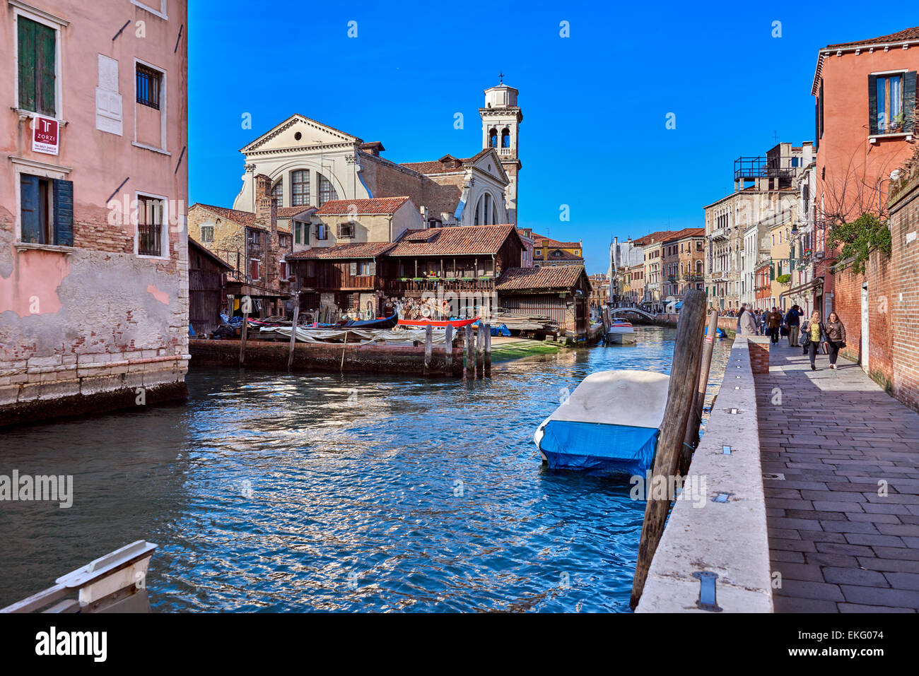 Squero San Trovaso: where Venetian gondolas are born, Venice Italy ...