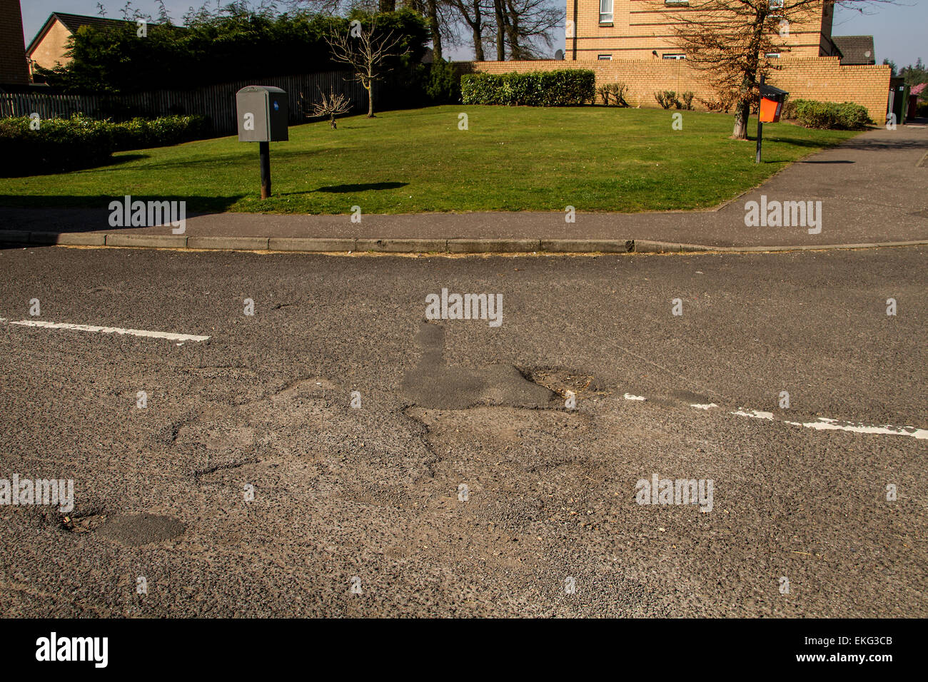 Dundee, Scotland, UK, 10th April, 2015. More than 70 potholes are ...