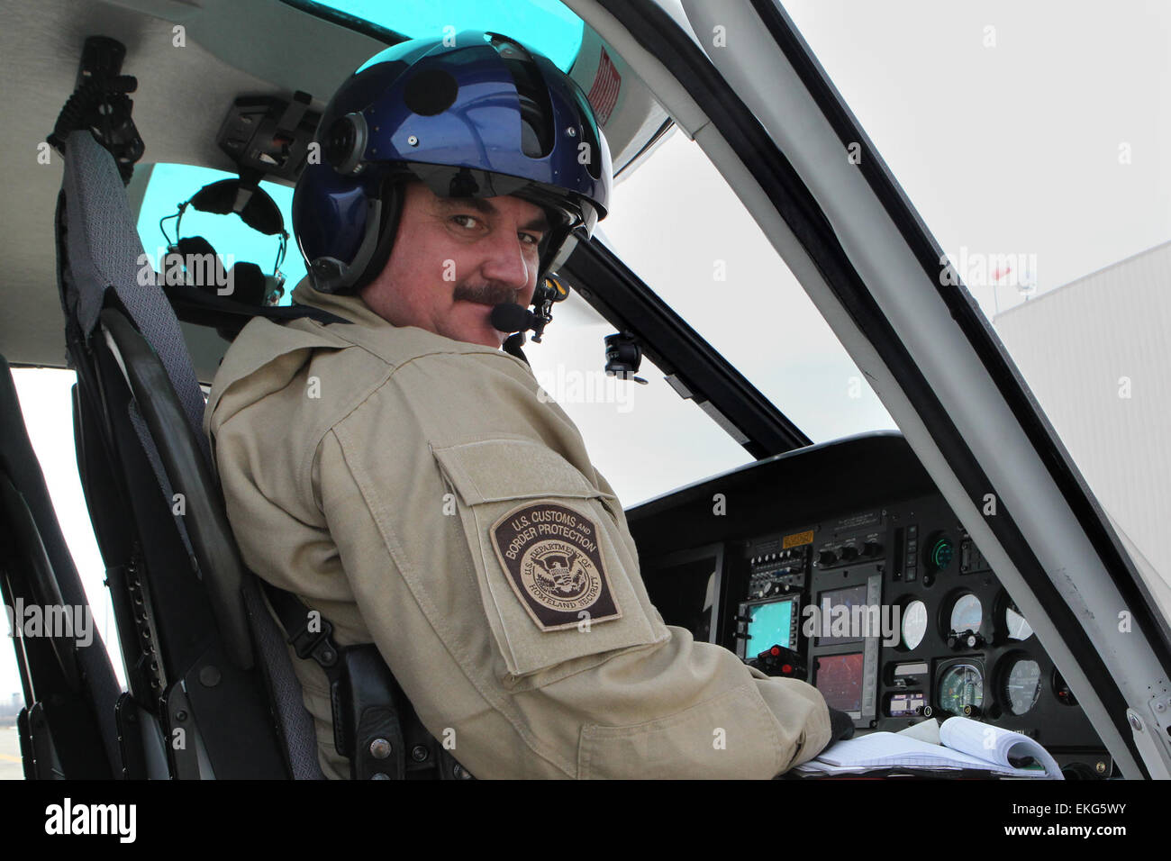 CBP officers at the Detroit border checkpoint use advanced technology ...