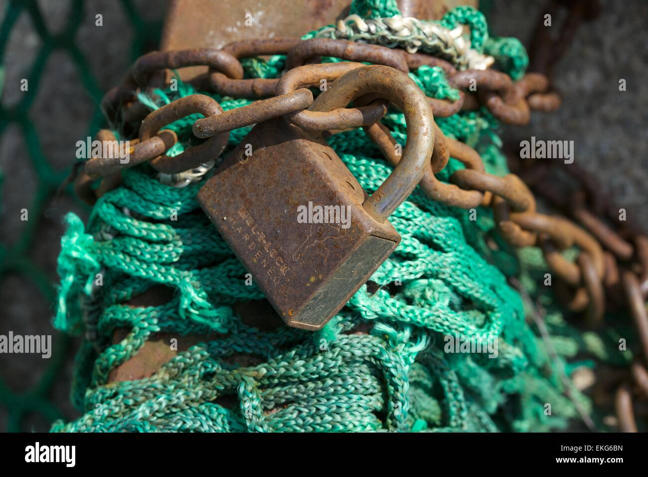 Padlock old rope hi-res stock photography and images - Alamy