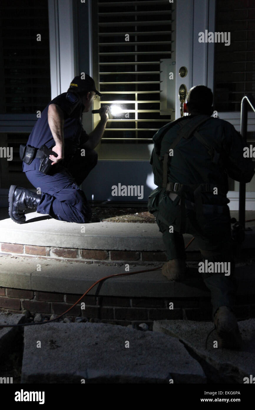 Us customs border protection officer hi-res stock photography and ...