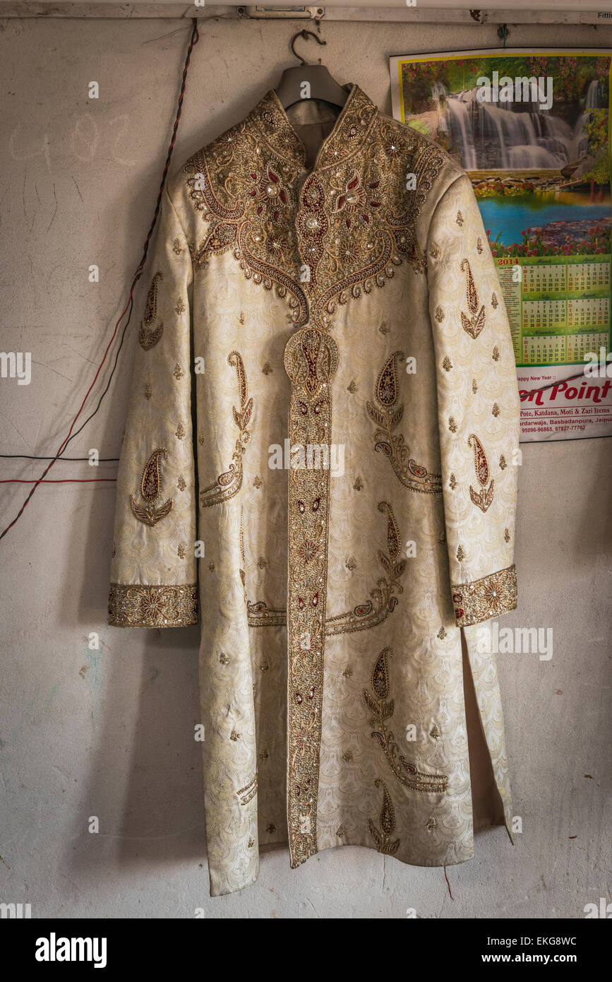 Traditional indian wedding clothes hi-res stock photography and images ...