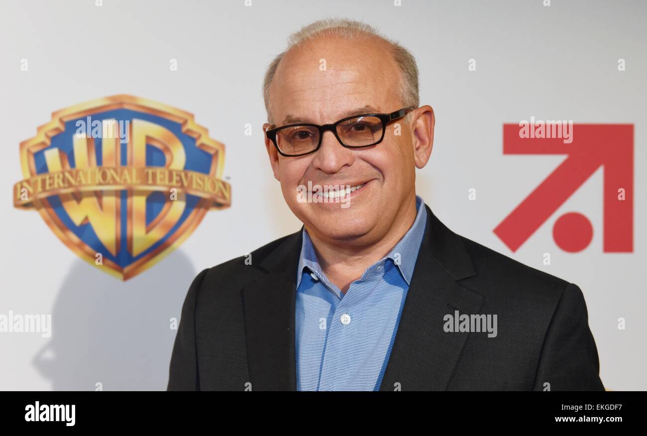 Warner bros tv distribution hi-res stock photography and images - Alamy