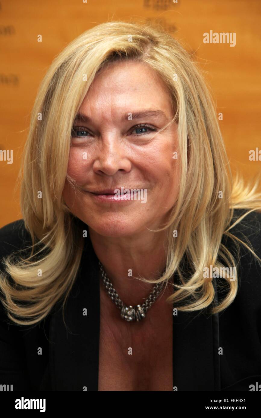 Amanda Redman High Resolution Stock Photography and Images - Alamy