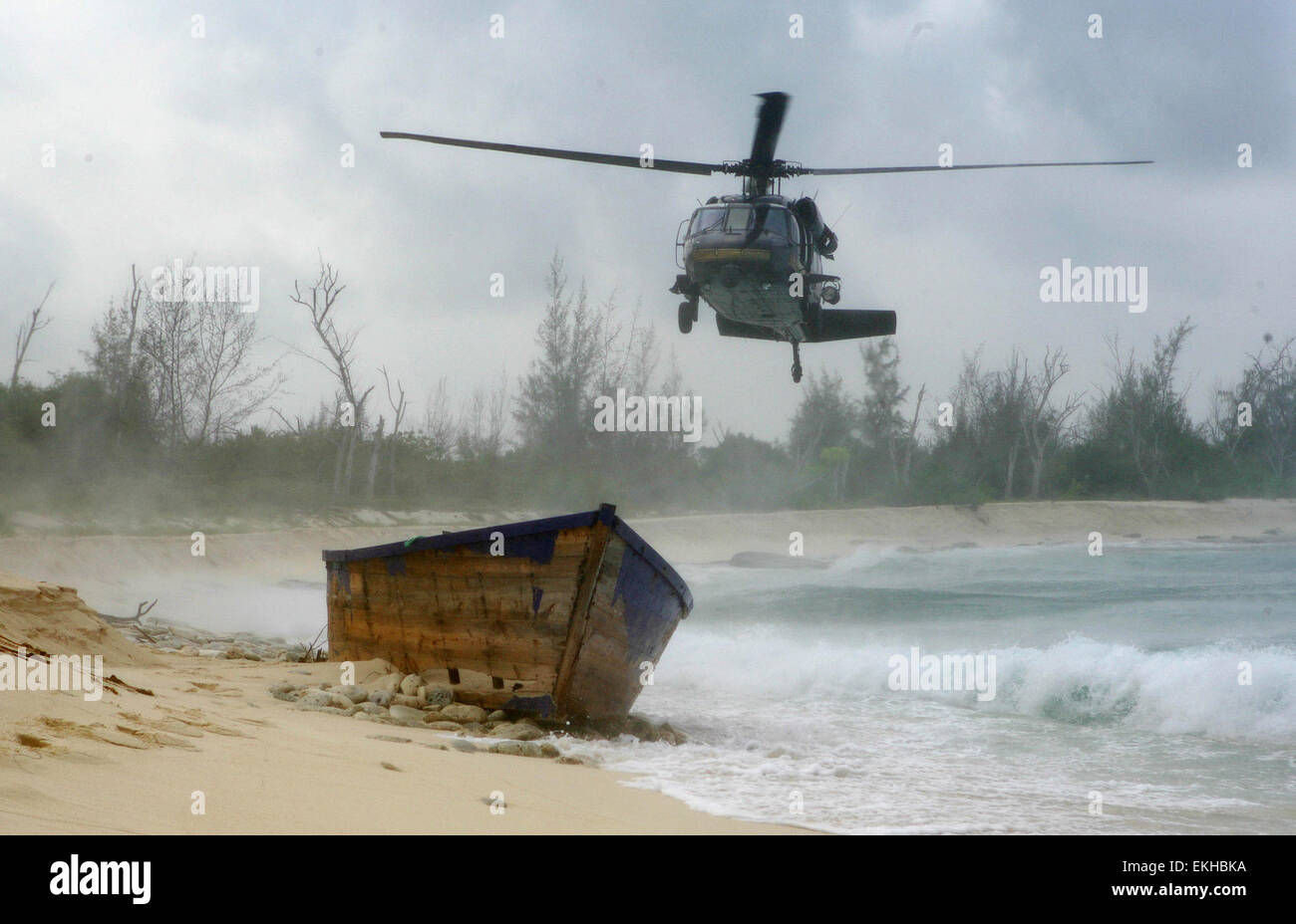 A U.S. Customs and Border Protection UH-60 Blackhawk helicopter ...