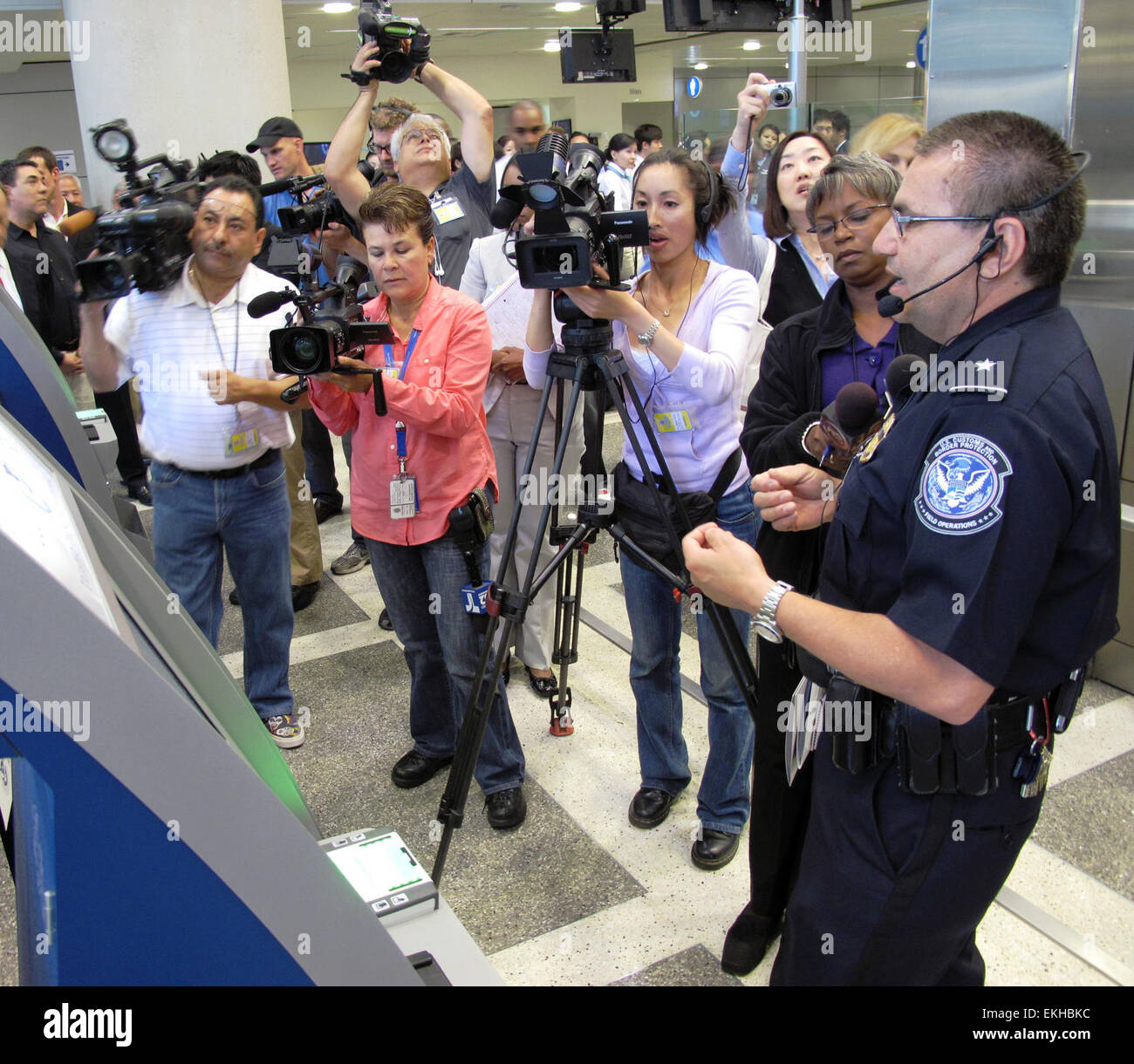 Pre clearance airport hi-res stock photography and images - Alamy