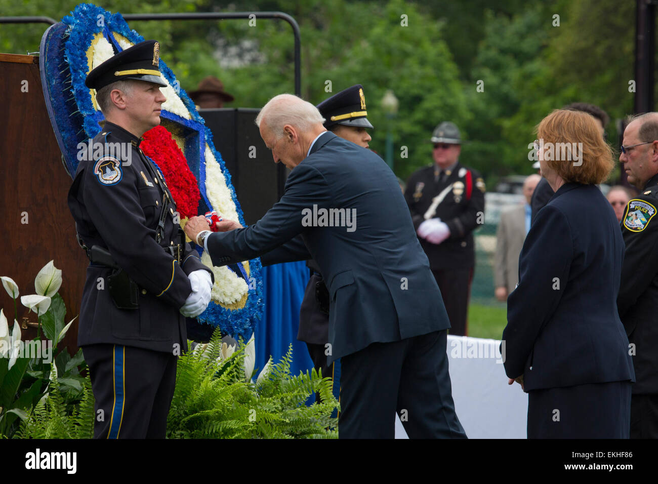 Officers of the u s customs service hi-res stock photography and images ...