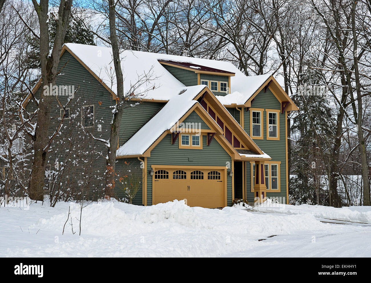New Midwestern house in winter Stock Photo - Alamy