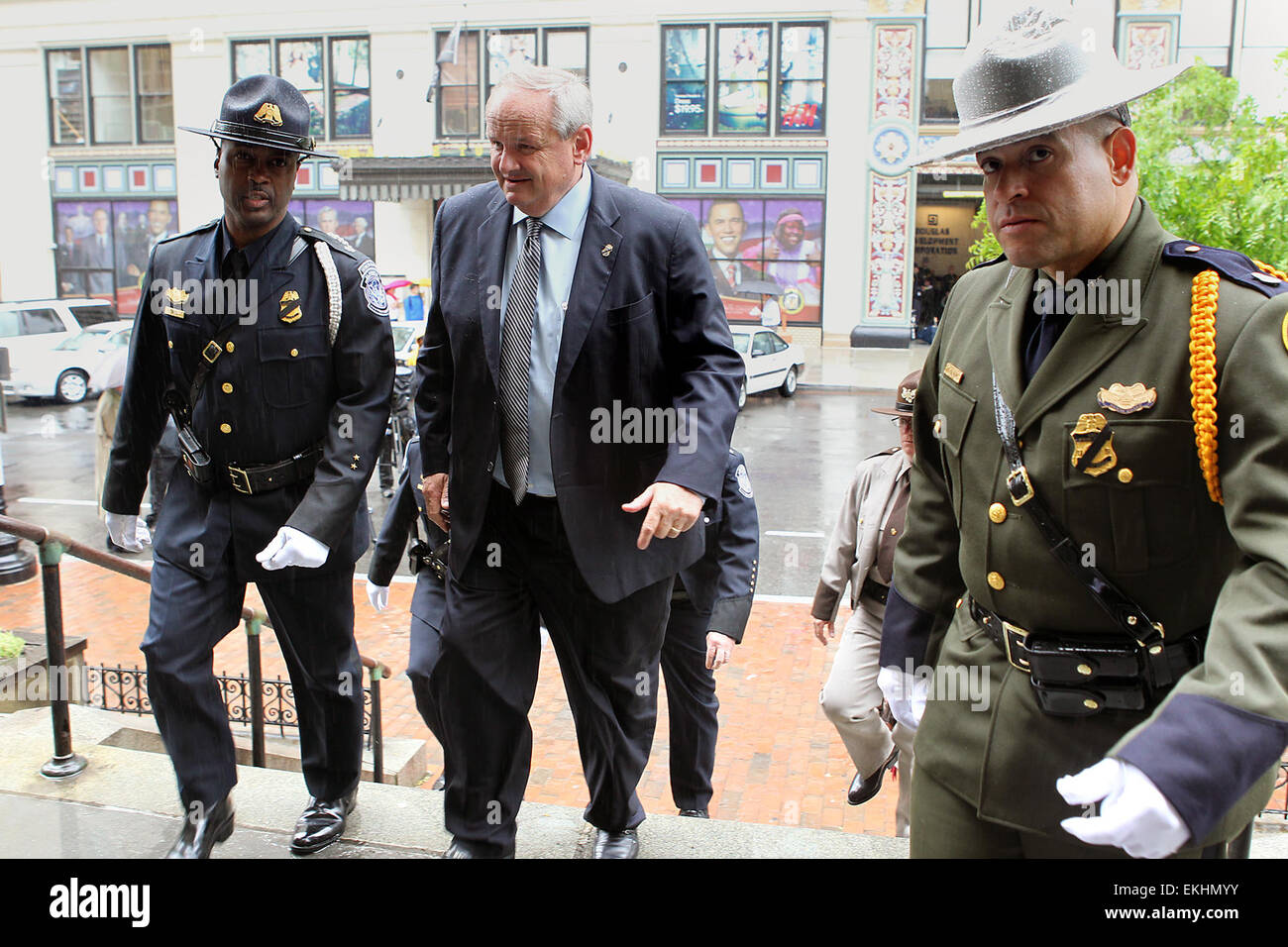 Honoring police officers hi-res stock photography and images - Alamy