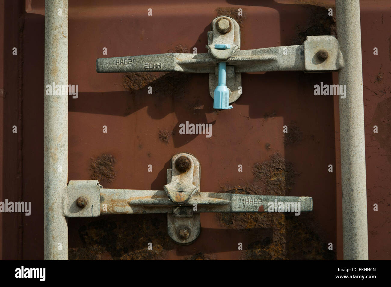 CBP officers inspect seaport containers arriving at the Port of ...