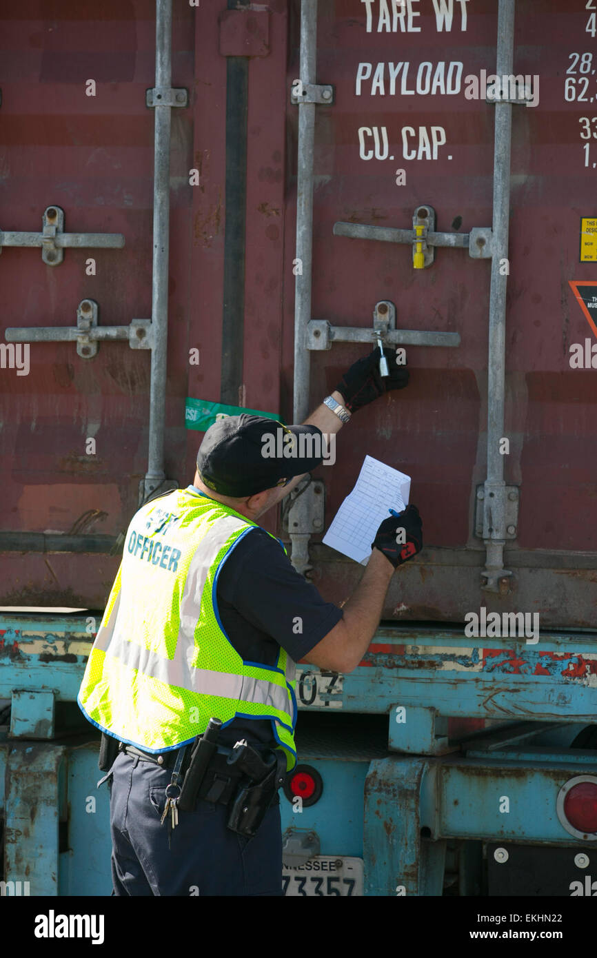 CBP officers inspect incoming seaport containers at the Port of ...