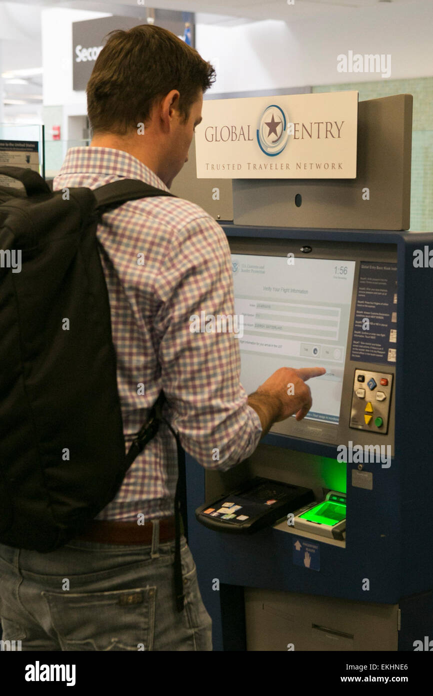 Global entry kiosks hi-res stock photography and images - Alamy