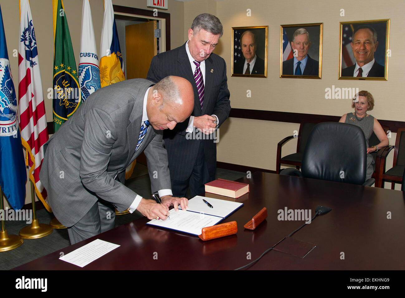 Swearing in cbp hi-res stock photography and images - Alamy
