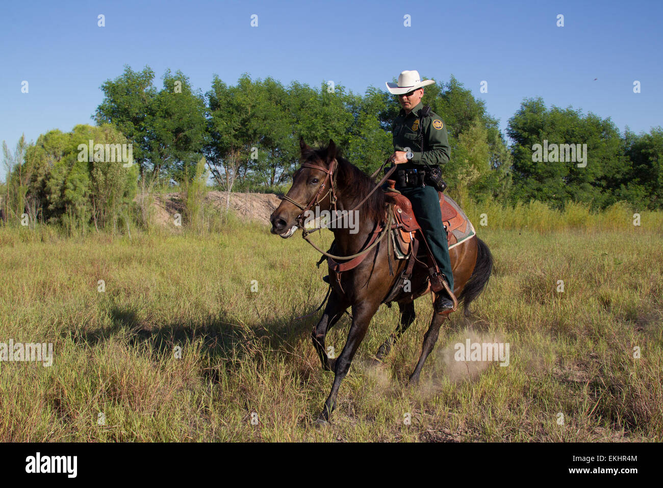 Donna ride hi-res stock photography and images - Alamy