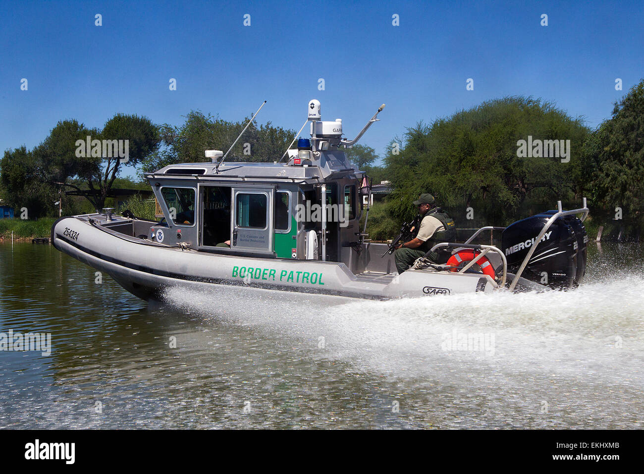 Cbp safe boat hi-res stock photography and images - Alamy
