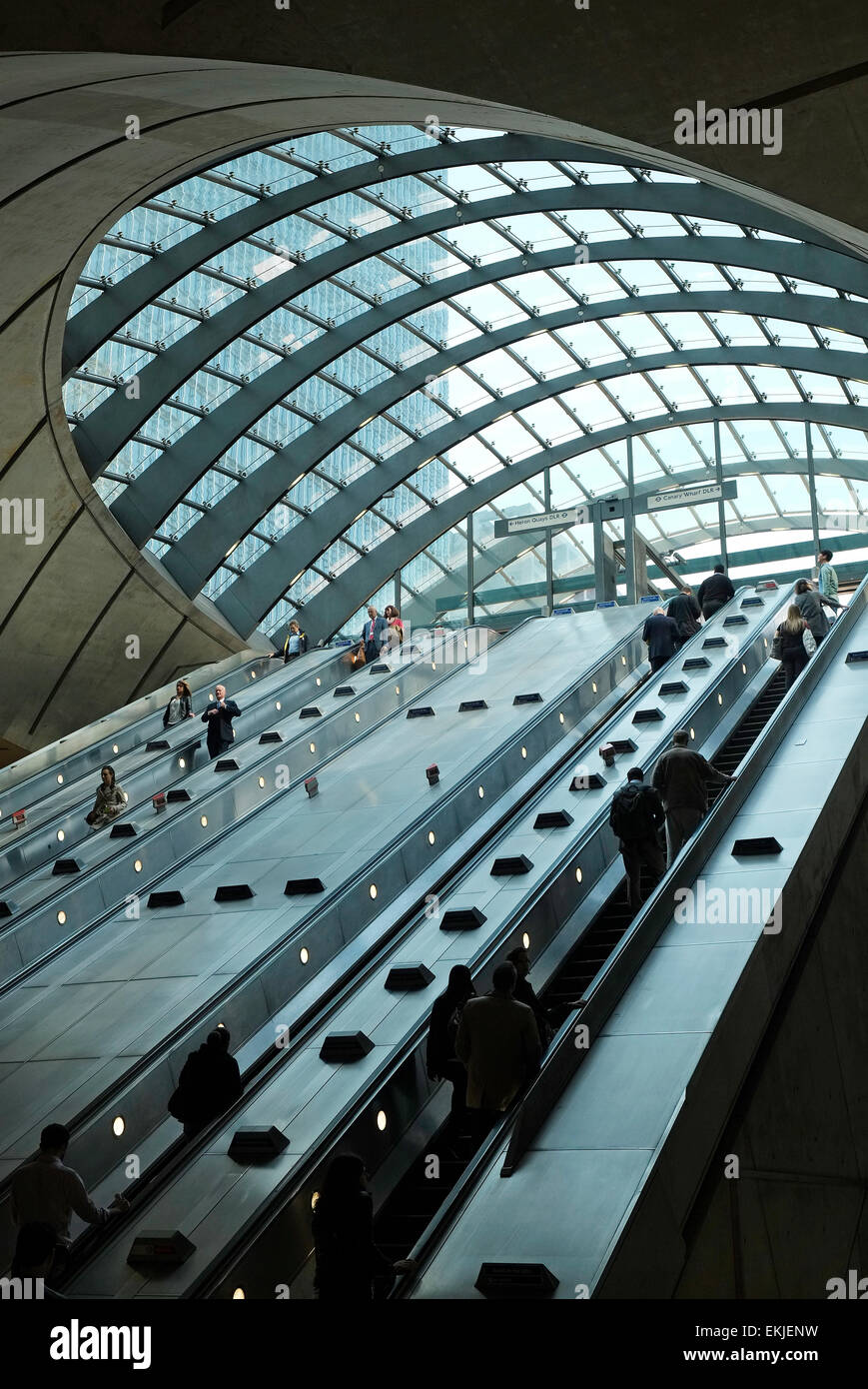 canary wharf, dlr tube station, london, england Stock Photo - Alamy
