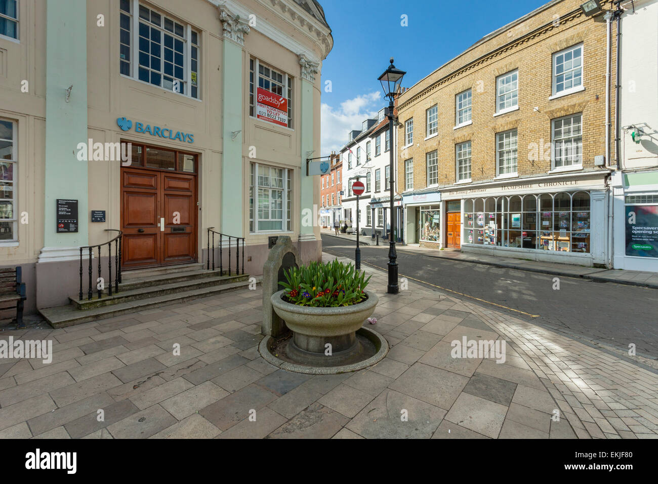 Romsey town centre hi-res stock photography and images - Alamy