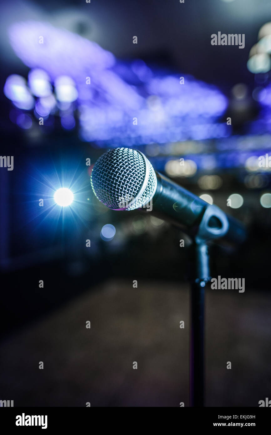 Microphone on a Stage With no People Stock Photo - Alamy