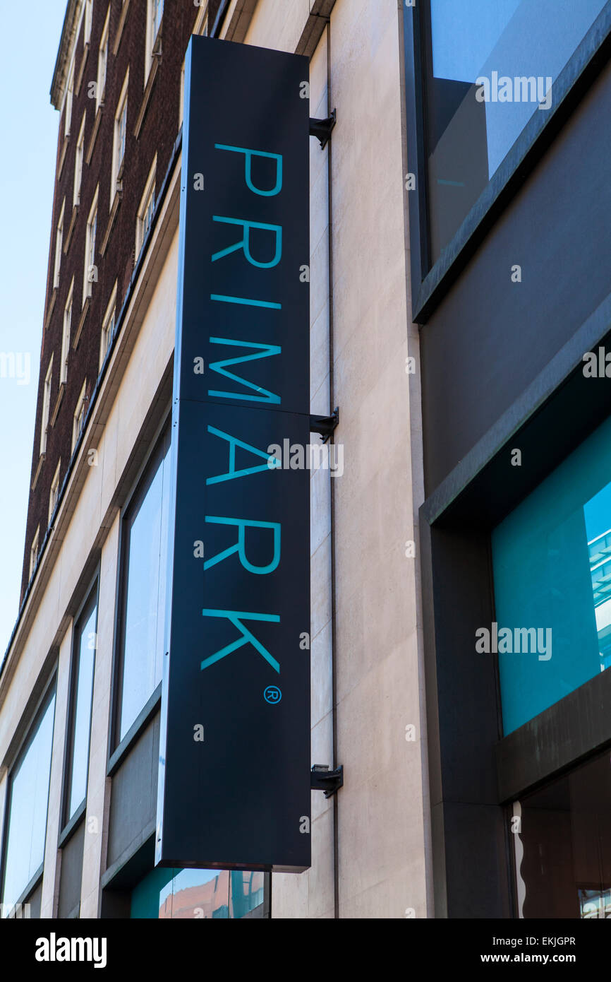 LONDON, UK - APRIL 7TH 2015: A sign for a Primark clothing store on ...
