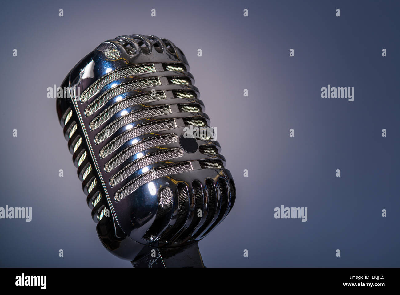 Retro microphone hi-res stock photography and images - Alamy