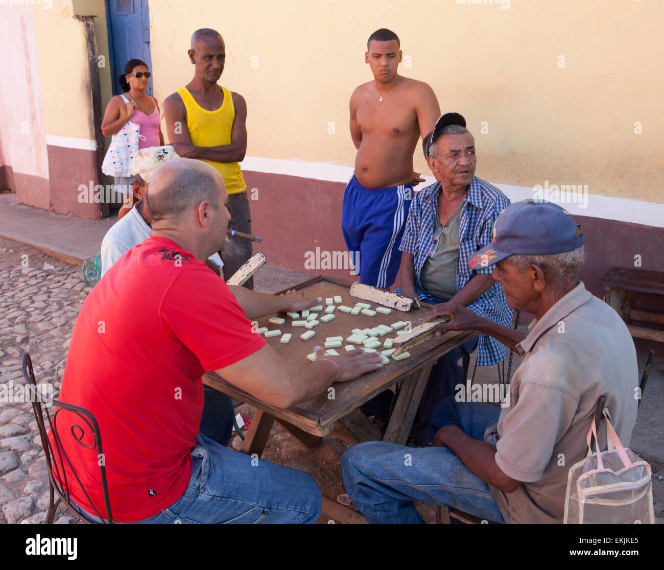 Cuban men dominoes hi-res stock photography and images - Alamy